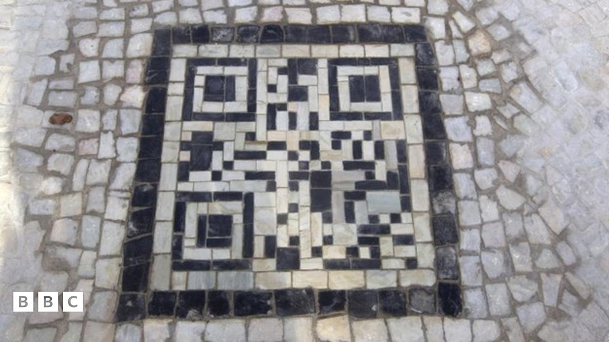 Rio builds QR codes to help the Olympic city's tourists - BBC Newsround