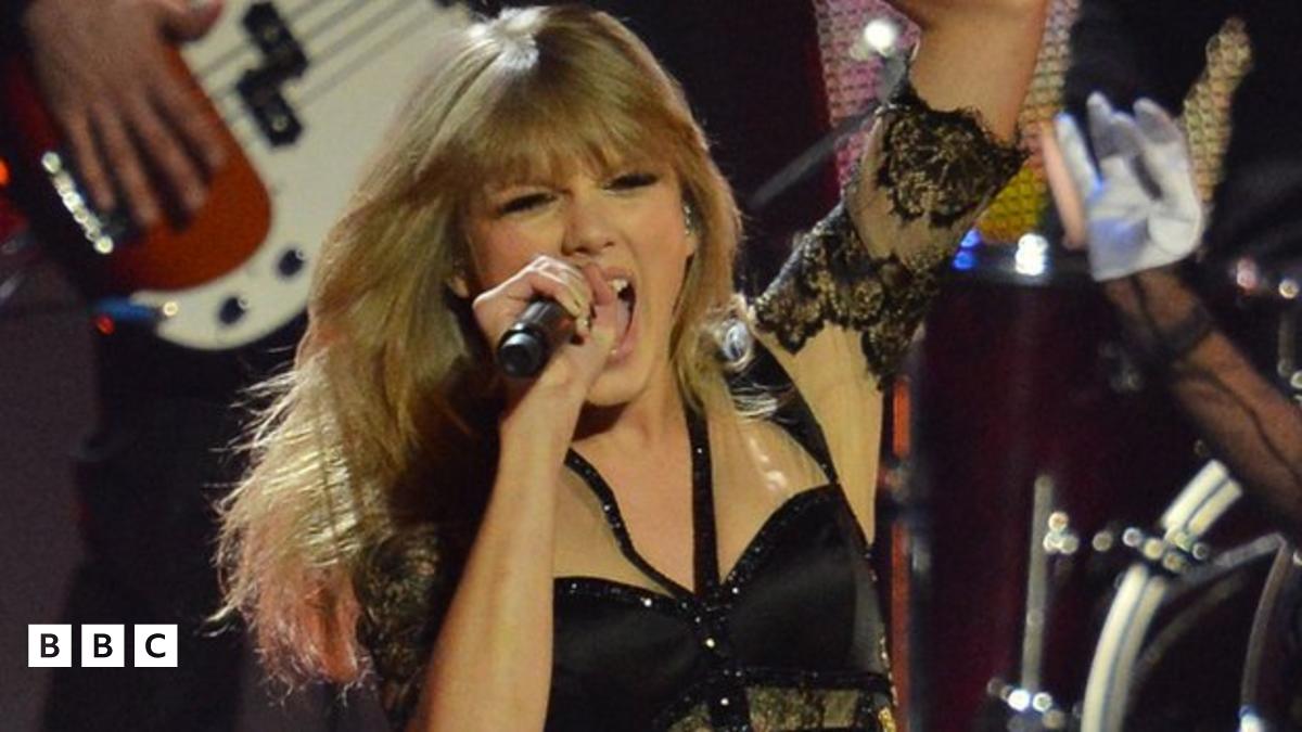 Fan mail sent to Taylor Swift found in recycling bin - BBC Newsround