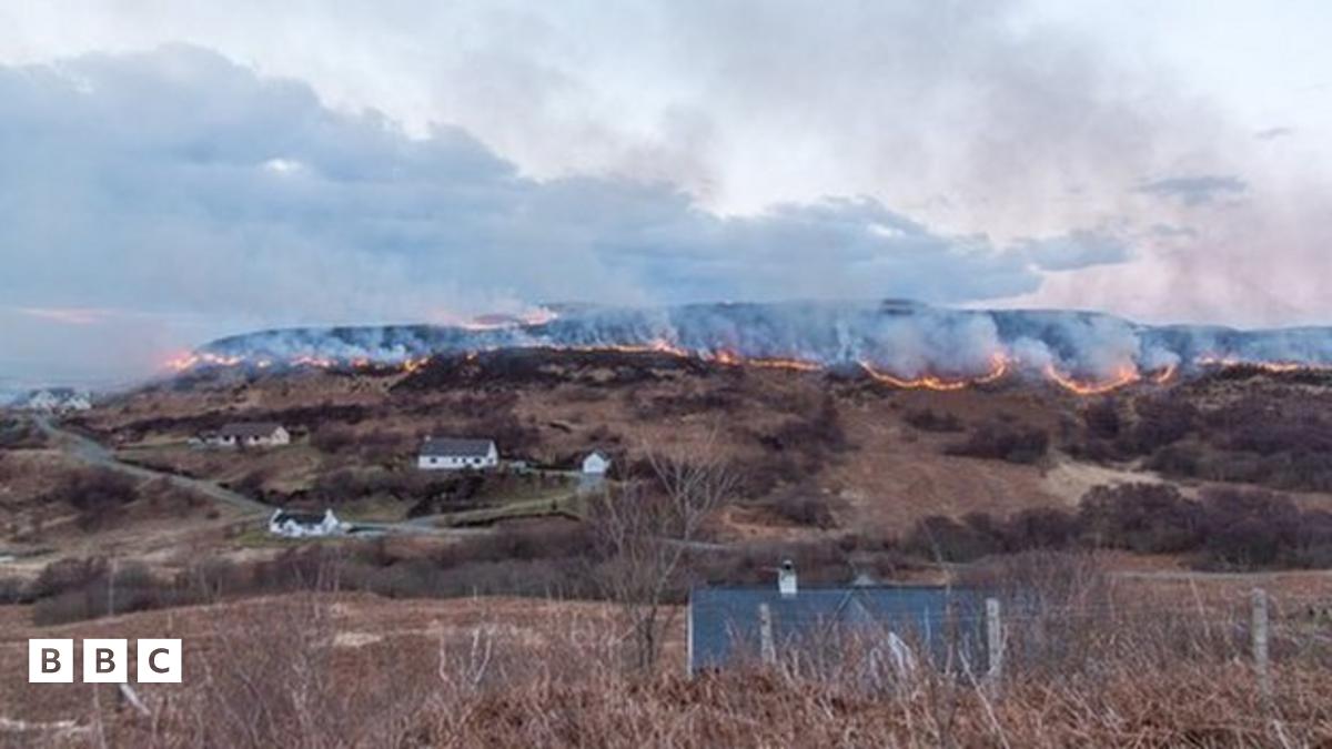 Firefighters are battling wildfires in Scotland - BBC Newsround