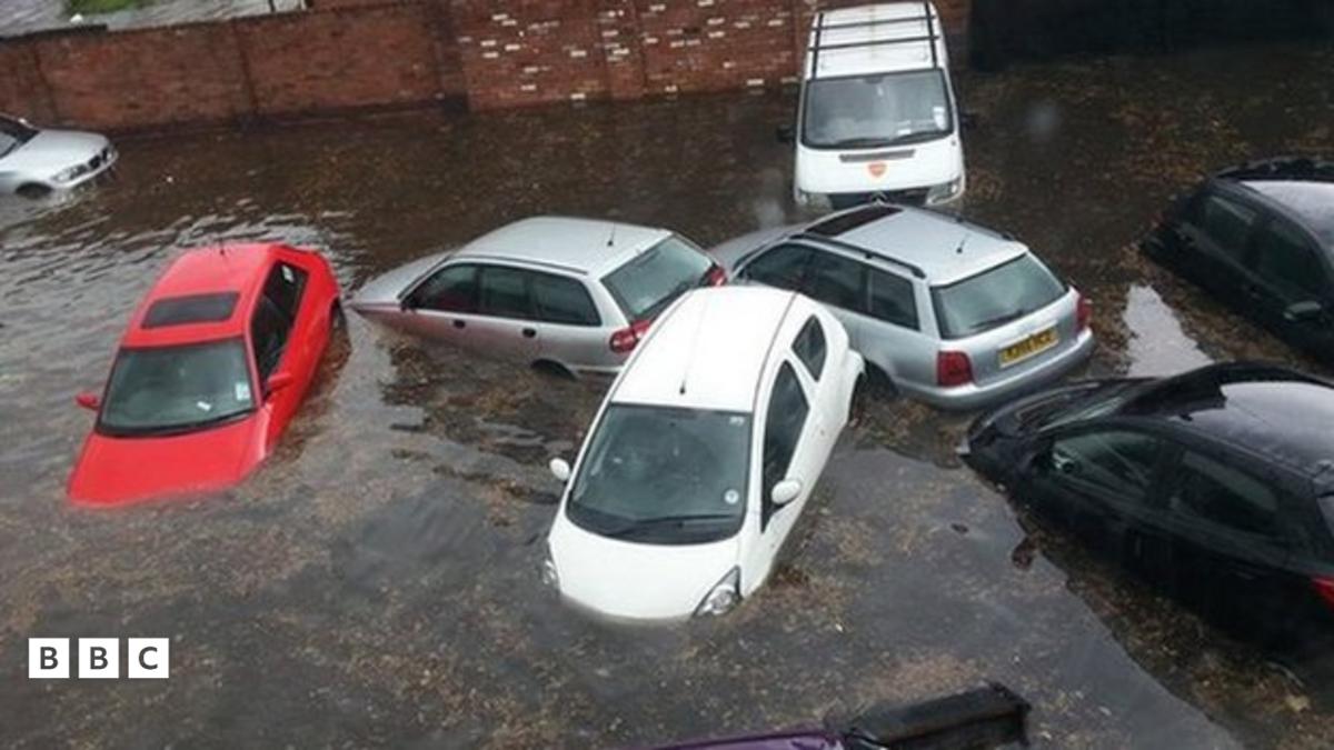Storms cause flooding in Nottinghamshire - BBC Newsround
