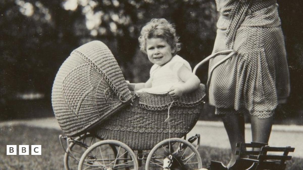 Queen Elizabeth II childhood photographs revealed - BBC Newsround