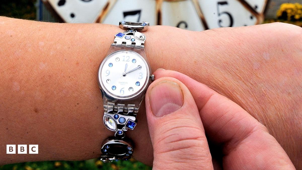 Clocks go back one hour - BBC Newsround