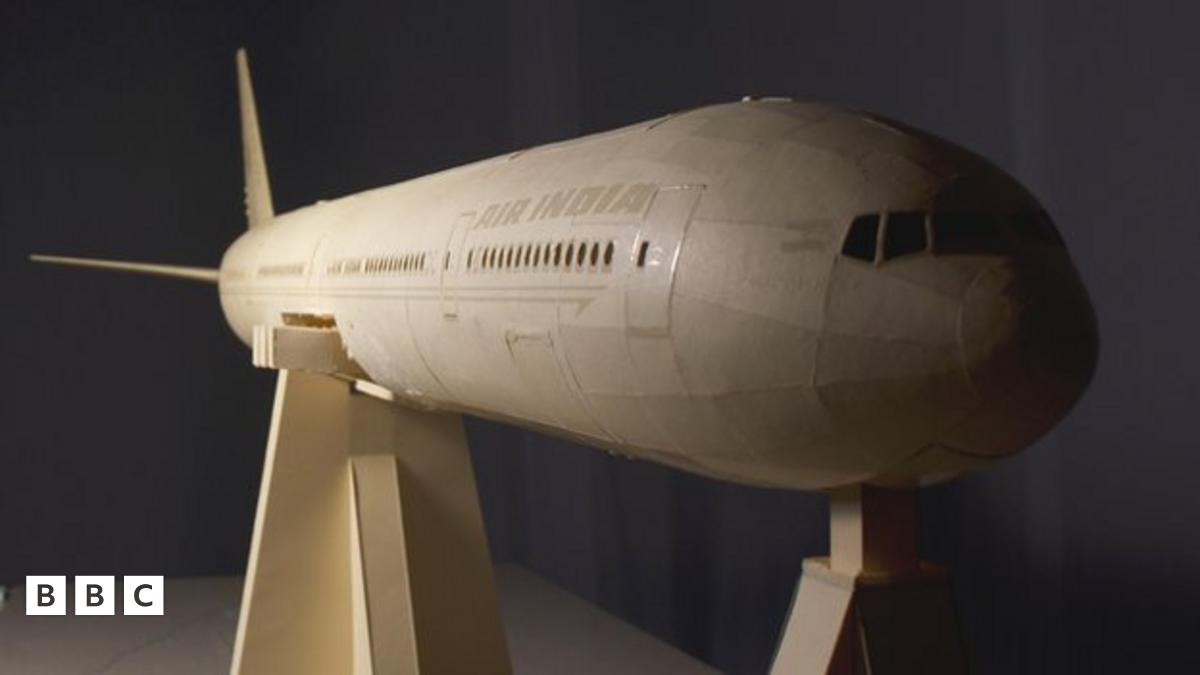 Pictures: Is this the best paper plane ever!? - BBC Newsround