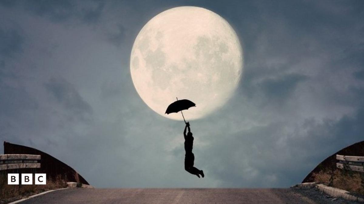Photographer's creative shots of the Moon - BBC Newsround