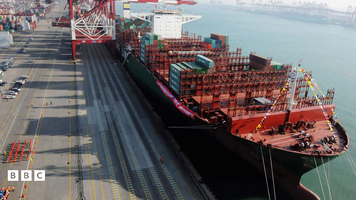 How does the world's biggest cargo ship work? - BBC Newsround