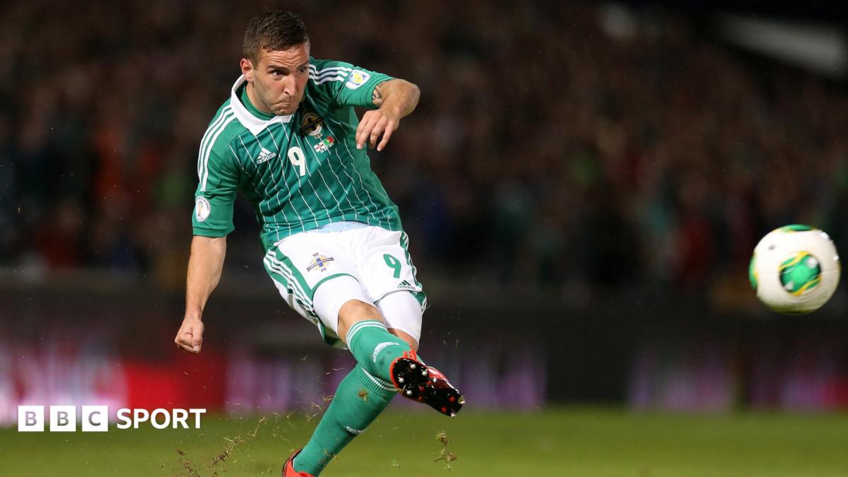 Martin Paterson: Northern Ireland striker signs for Blackpool - BBC Sport