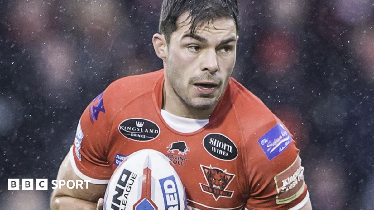 Mark Flanagan: Salford Red Devils forward signs new deal - BBC Sport