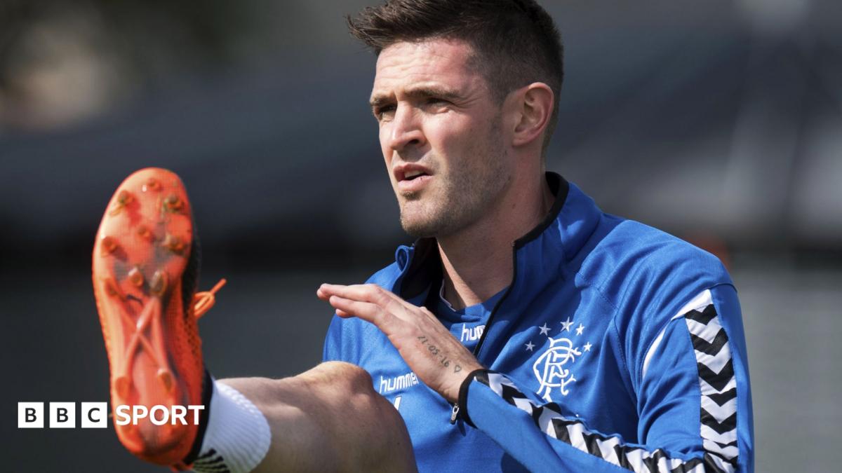 Kyle Lafferty: Rangers recruit Hearts striker for second Ibrox spell ...