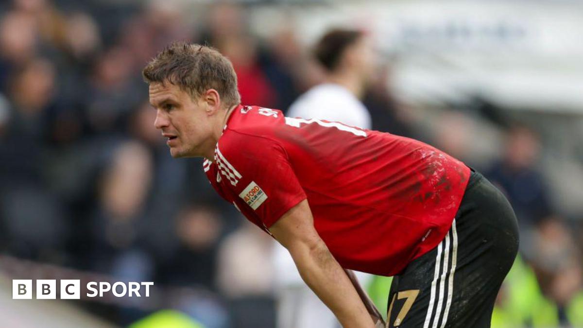 Matt Smith: Striker has announced his retirement - BBC Sport