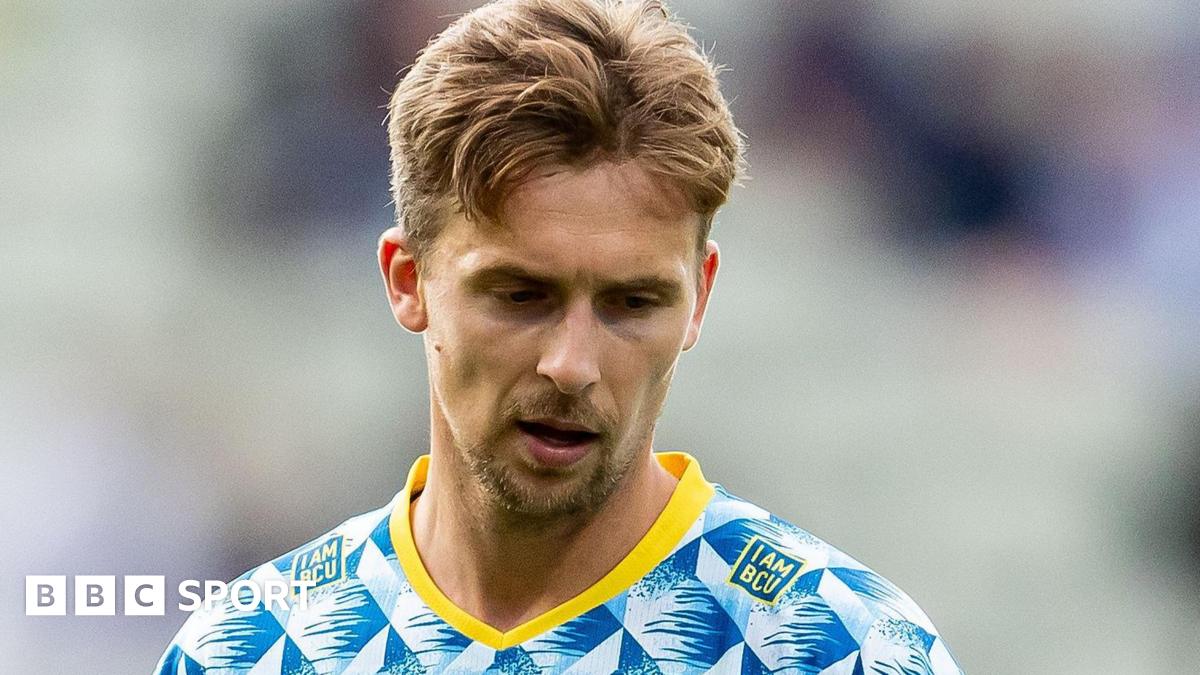 Craig Miles: Gloucestershire re-sign seam bowler from Warwickshire ...