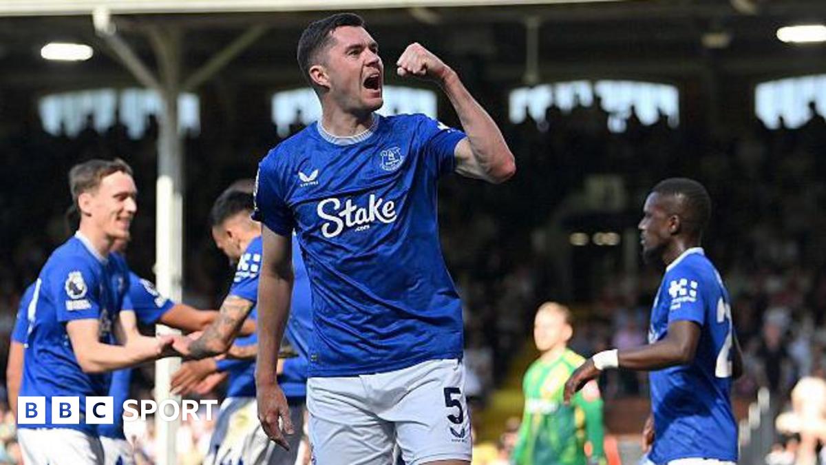 Everton news: Michael Keane signs new one-year contract - BBC Sport