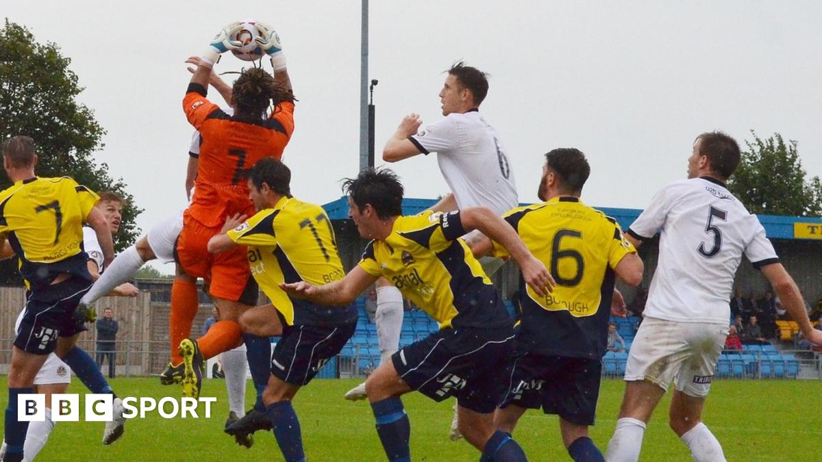 Truro City manager Steve Tully concerned after 6-0 loss - BBC Sport
