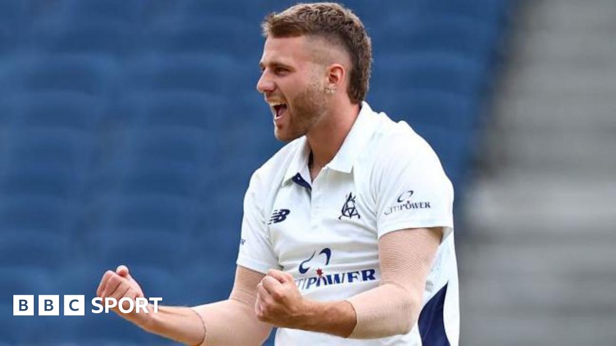 Fergus O'Neill: Nottinghamshire sign Australian all-rounder - BBC Sport