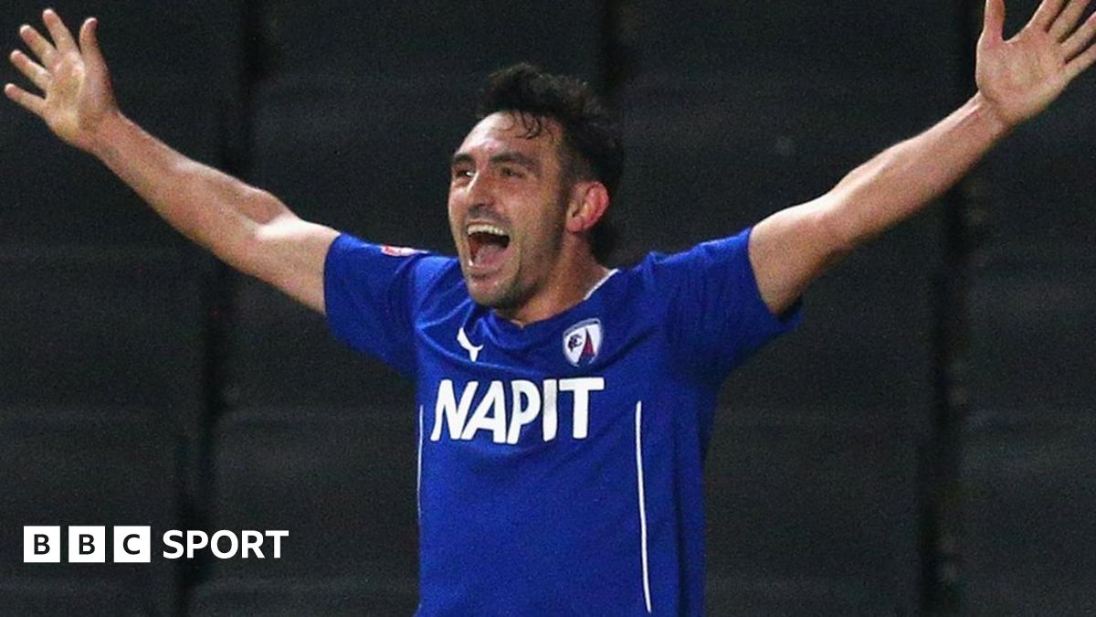 Gary Roberts: Portsmouth sign Chesterfield winger - BBC Sport
