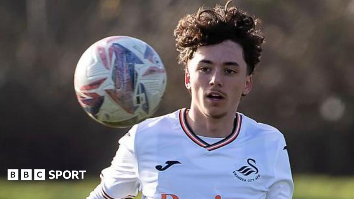 Swansea City: Under-21s beat Carmarthen Town in Nathaniel MG Cup - BBC ...