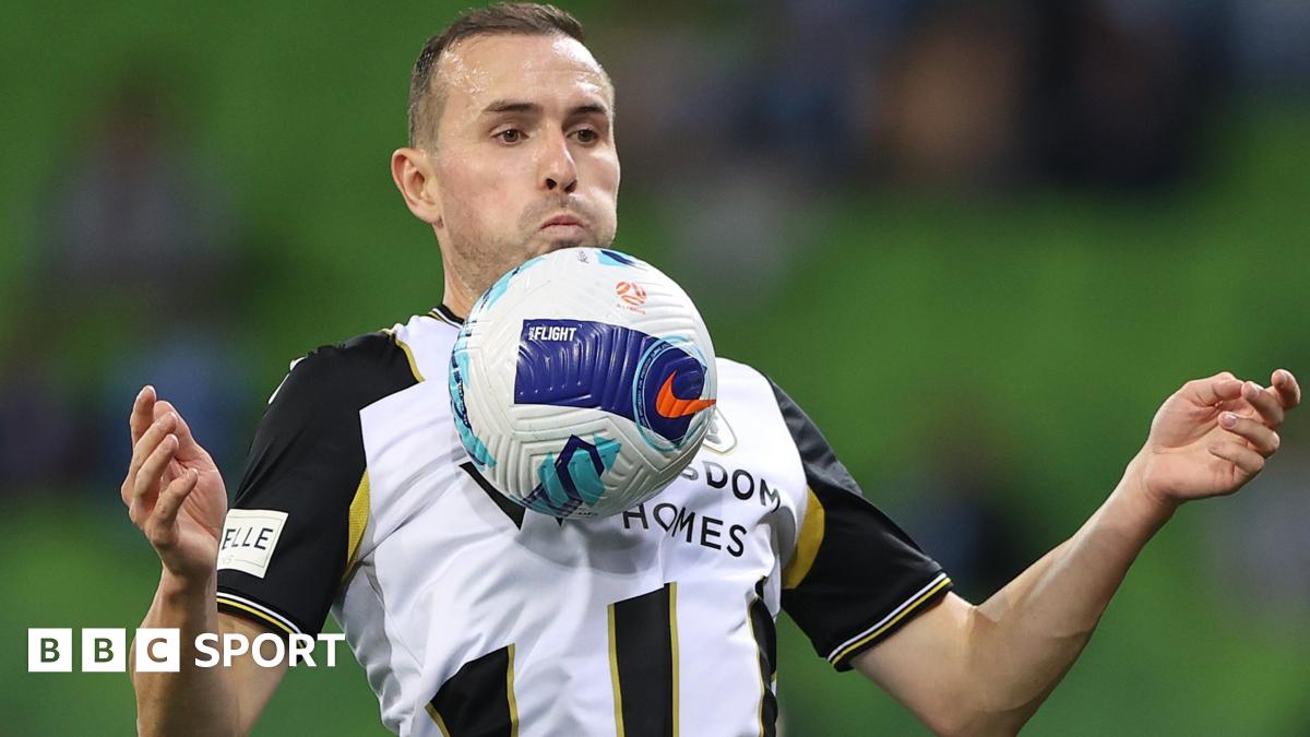 Jordon Mutch: Crawley Town sign former Crystal Palace midfielder - BBC ...