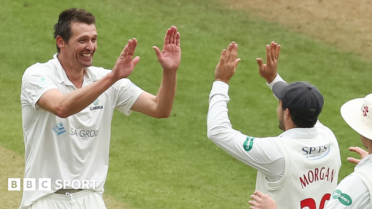 Glamorgan Cricket: Carey impresses against Cardiff MCCU - BBC Sport