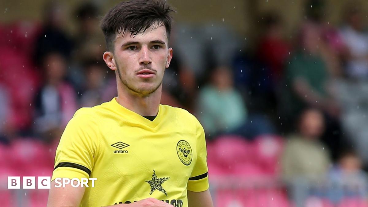 Alex Gilbert: Brentford forward joins Swindon Town on loan - BBC Sport