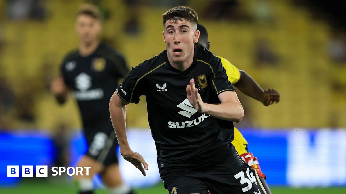 Callum Tripp: MK Dons recall Callum Tripp from Gateshead loan - BBC Sport