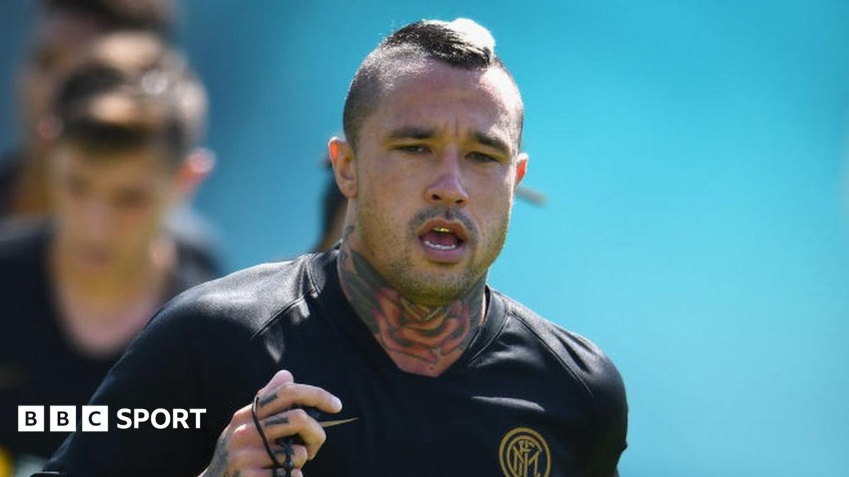 Radja Nainggolan: Inter Milan midfielder joins former club Cagliari on ...