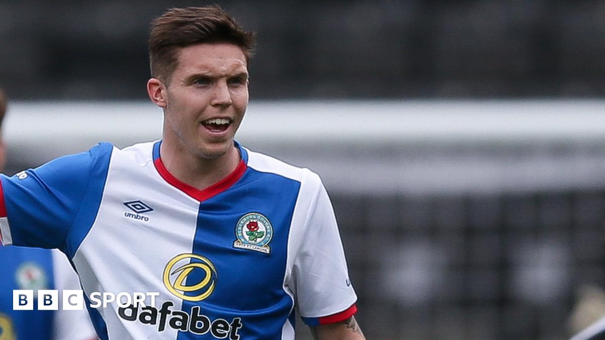 Connor Thompson: Gateshead sign Halifax midfielder - BBC Sport