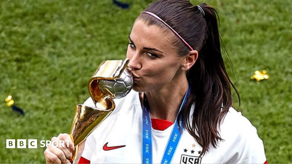 Alex Morgan: USA striker expecting baby girl in April 2020 - BBC Sport