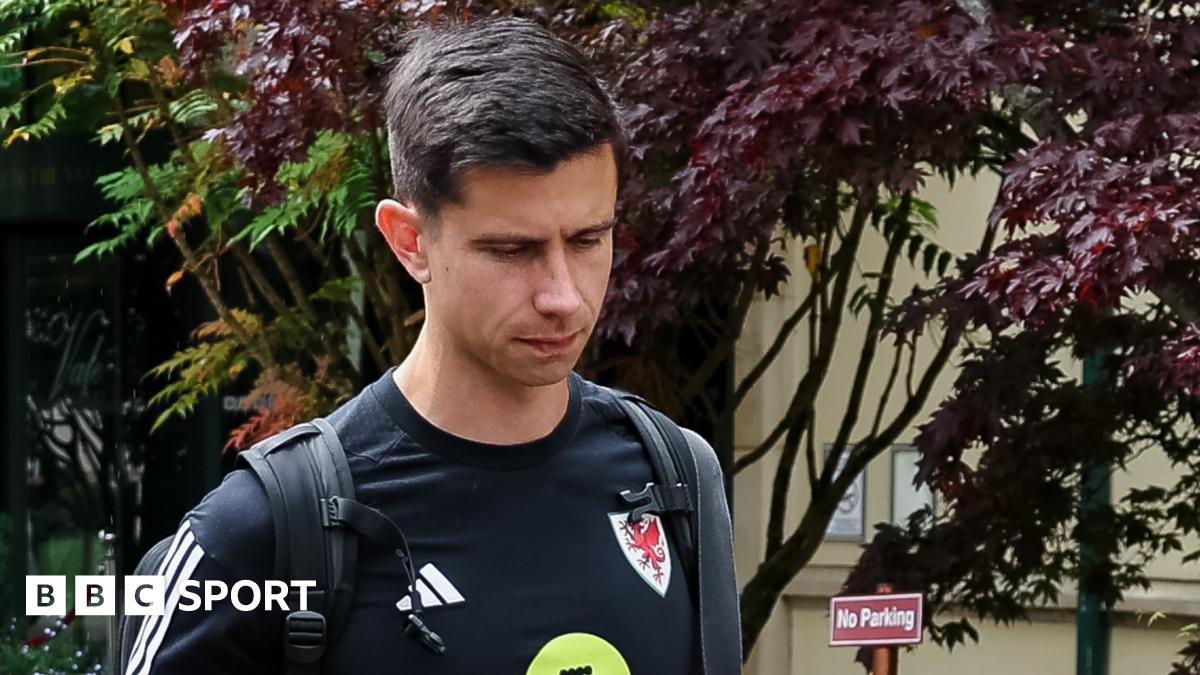 Eric Ramsay: Manchester United assistant coach leaves Wales role - BBC ...