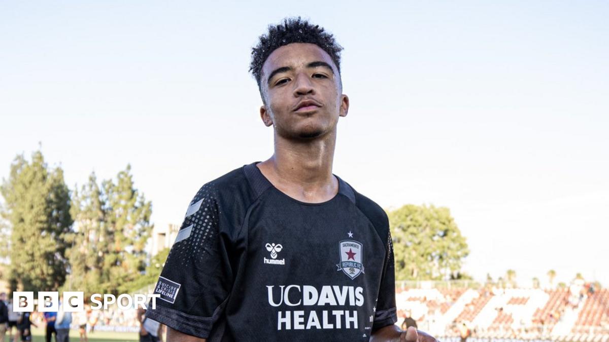 Da'vian Kimbrough: 13-year-old sets record with debut for Sacramento Republic - BBC Sport