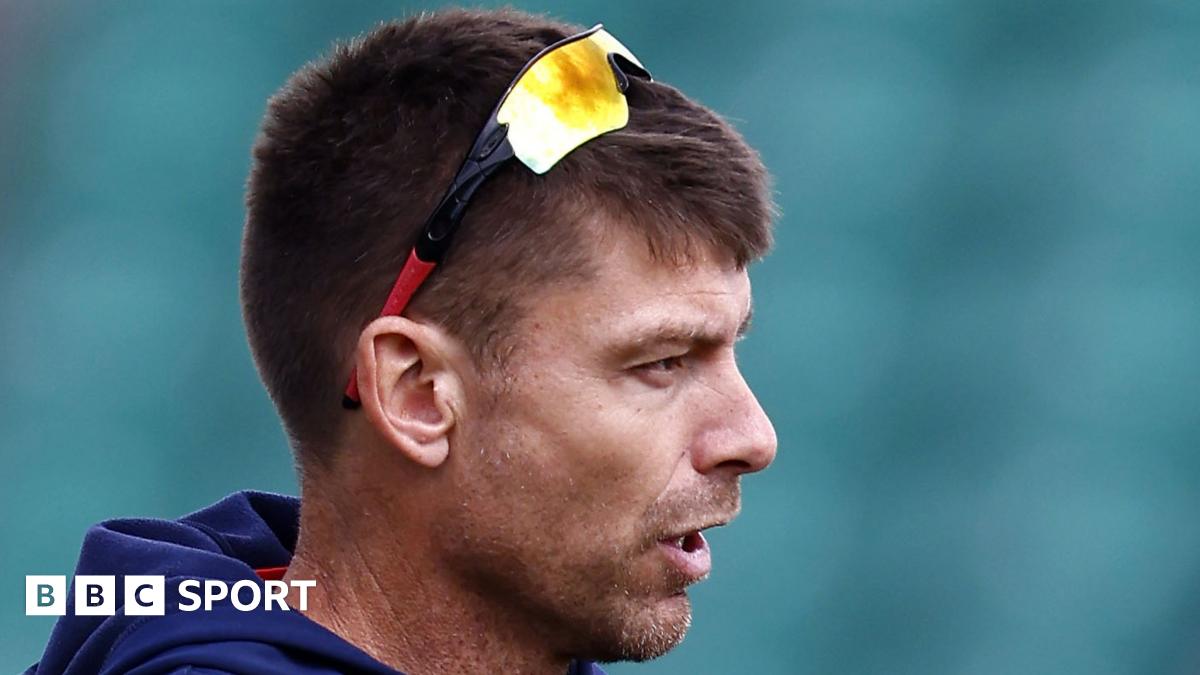Simon Cook: Kent name bowling coach as director of cricket - BBC Sport