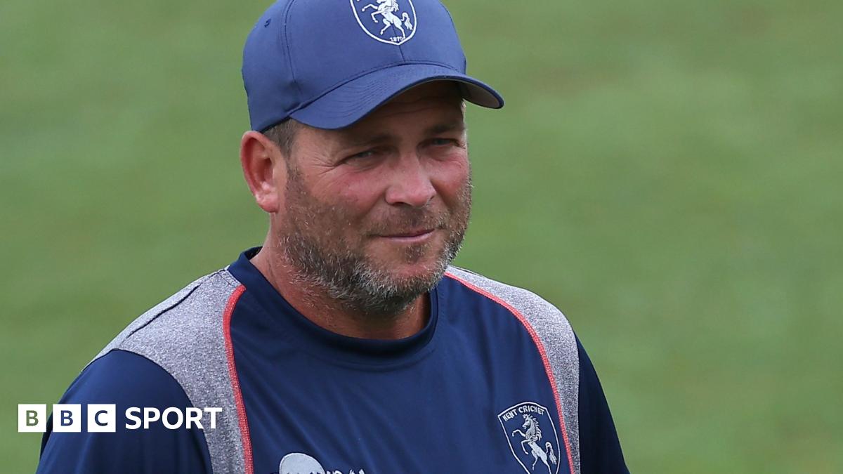 Matt Walker: Kent head coach extends contract until 2022 - BBC Sport