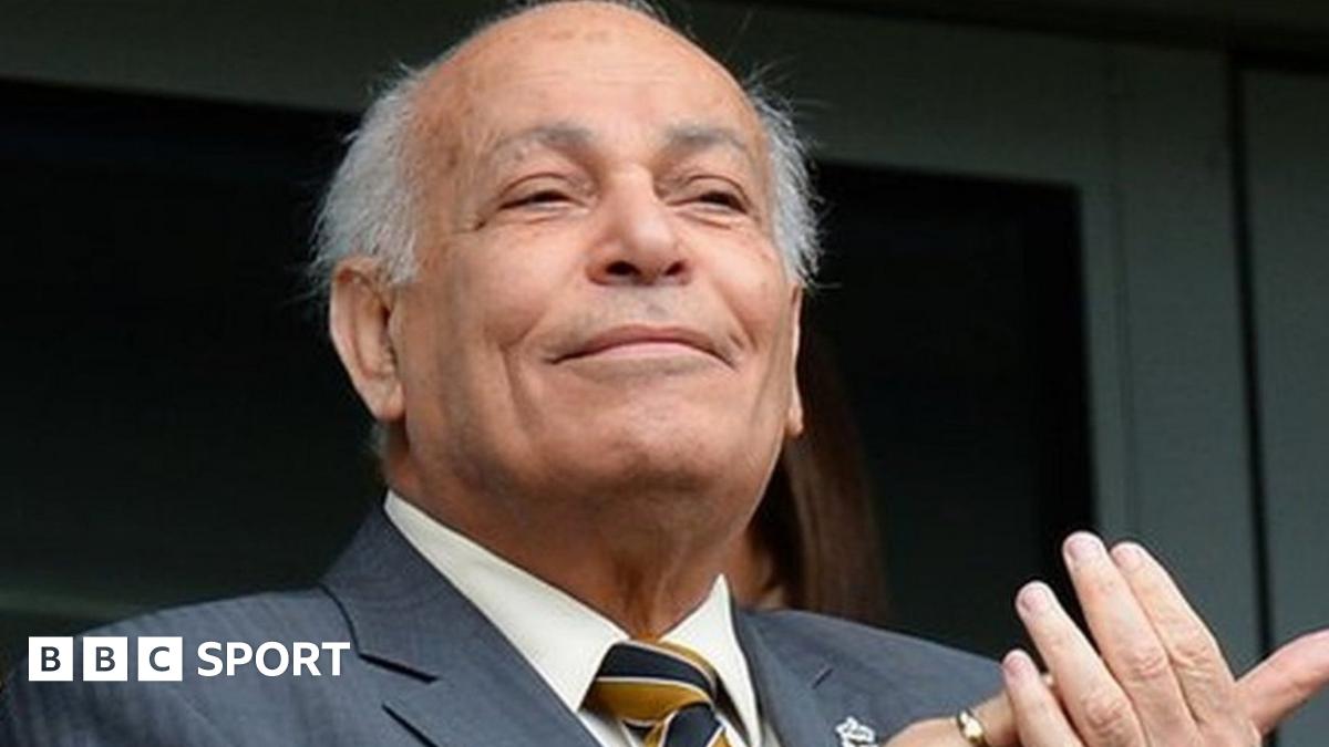 Hull City: Owners Allam family say goodbye to stadium staff as takeover nears - BBC Sport