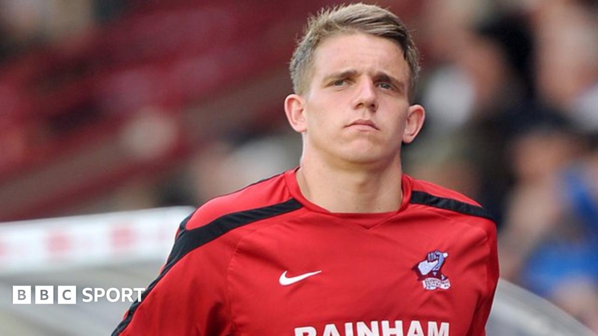 Callum Howe: Lincoln City signs one-year deal with Imps - BBC Sport