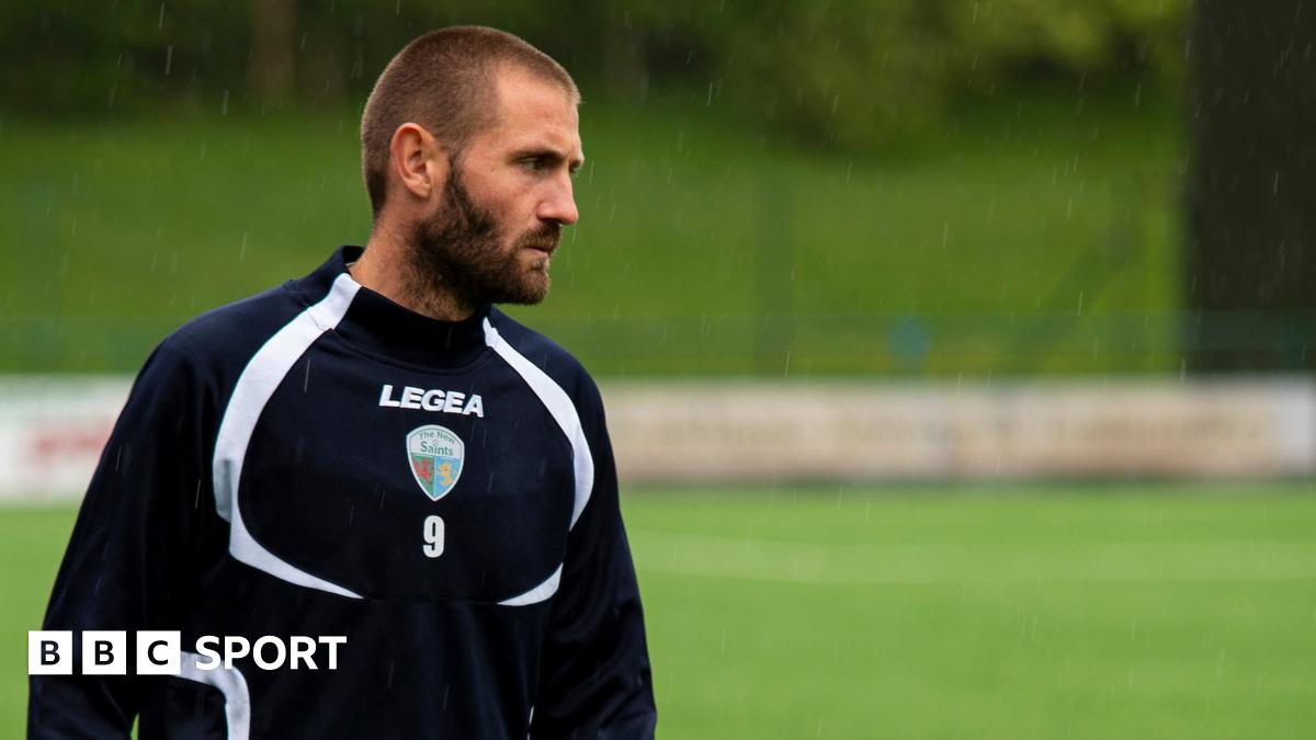 Greg Draper: New Saints striker joins Guilsfield - BBC Sport