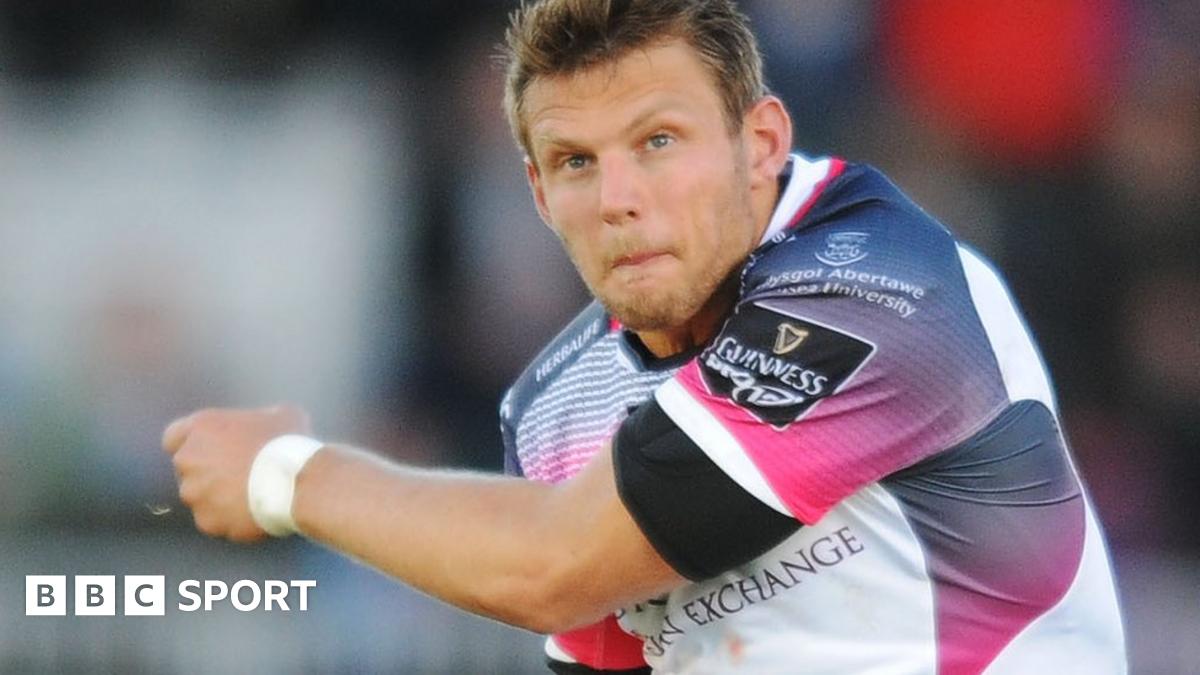 Dan Biggar 'close' to staying at Ospreys, says Steve Tandy - BBC Sport