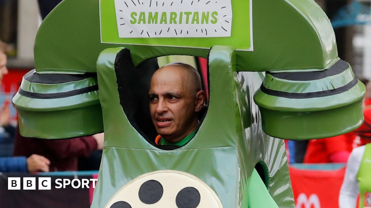 London Marathon 2024: 'Samaritans Running Telephone' Dave Lock set for ...