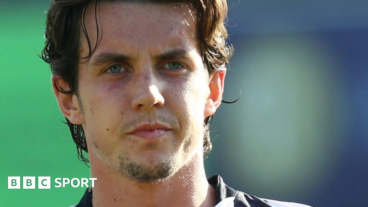 Jordan Williams: Rochdale sign Liverpool midfielder - BBC Sport