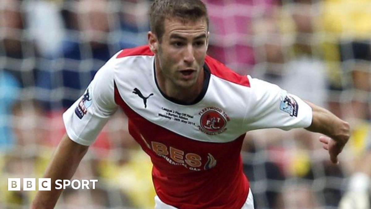 Mansfield Town: Matty Blair agrees new Stags contract - BBC Sport