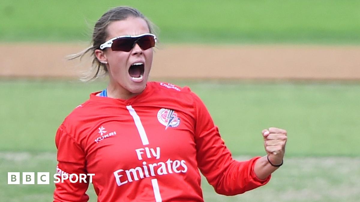 England bring in spinner Alex Hartley for India T20s - BBC Sport