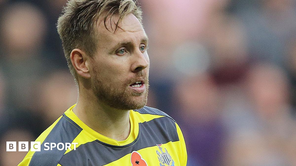 Rob Elliot: Newcastle United goalkeeper signs long-term contract - BBC ...