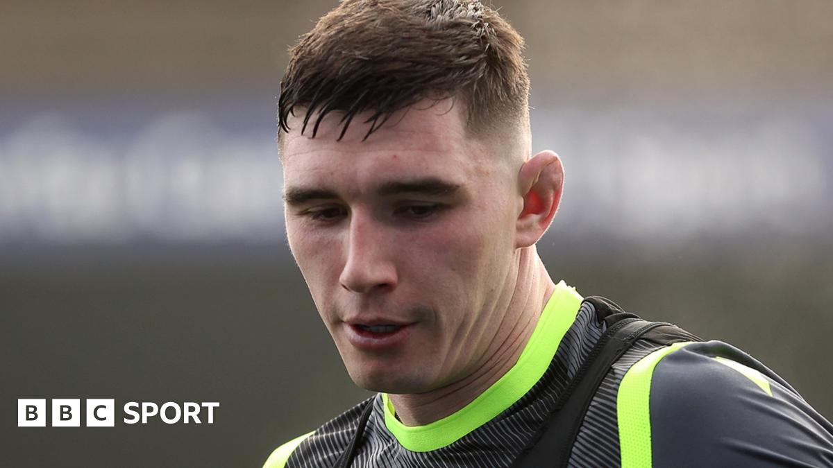 Seb Davies: Wales lock signs new long-term Cardiff deal - BBC Sport