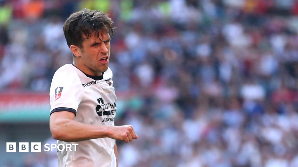 Frankie Raymond: Bromley midfielder signs new deal with National League ...