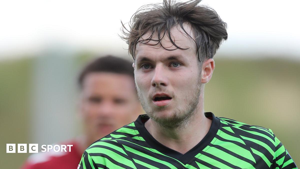 Kyle Hurst: Doncaster winger signs new two-and-a-half-year deal - BBC Sport