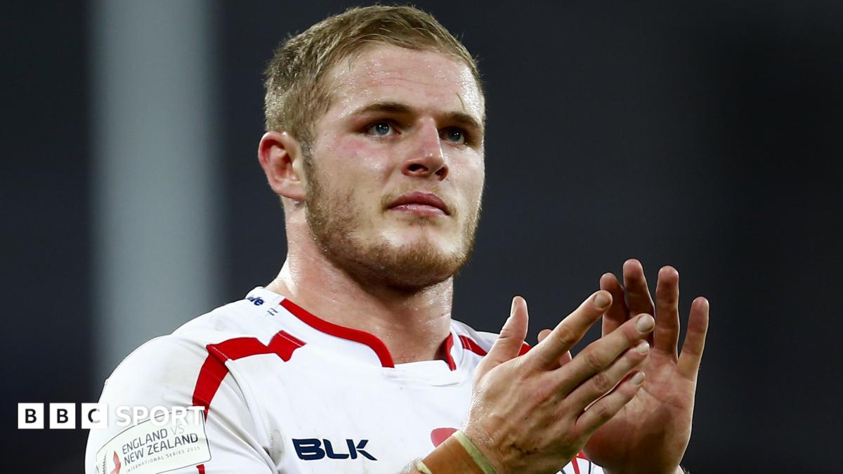 Tom Burgess: England rugby league star has New York Giants trial - BBC ...