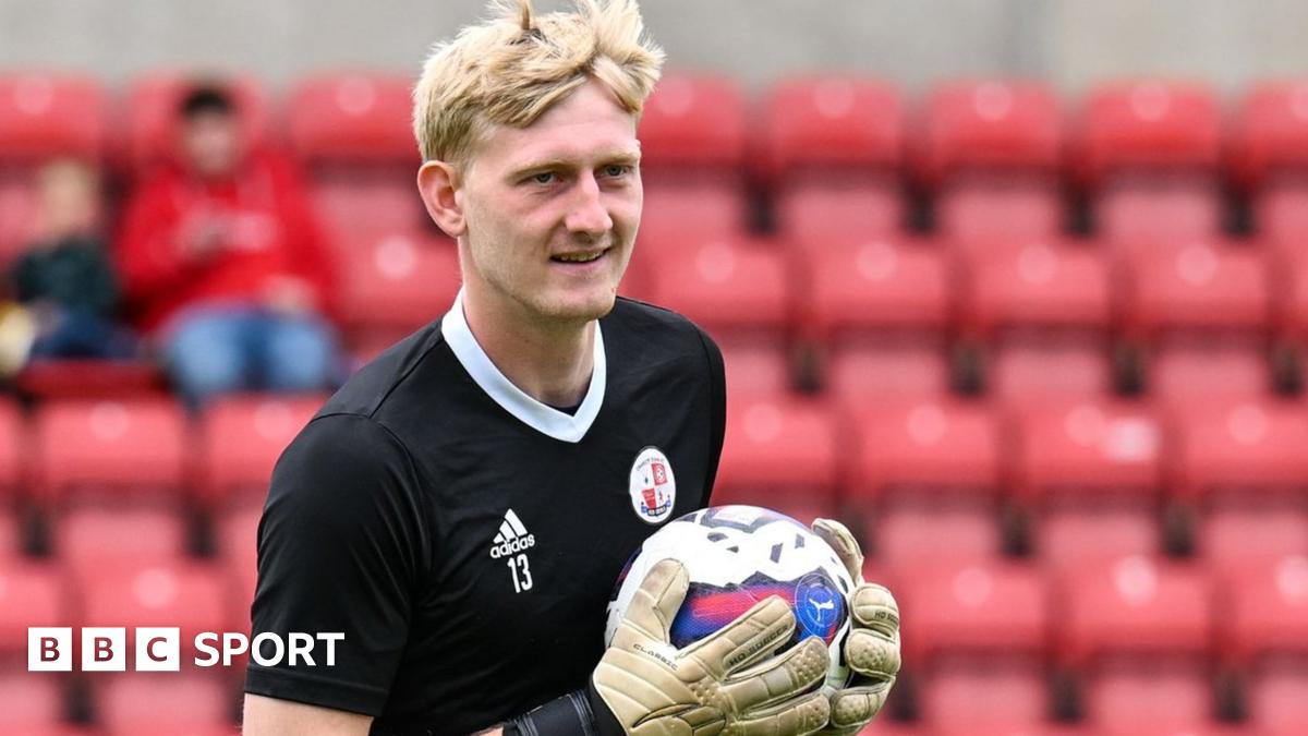 Ryan Schofield: Portsmouth sign ex-Huddersfield keeper on one-year deal ...