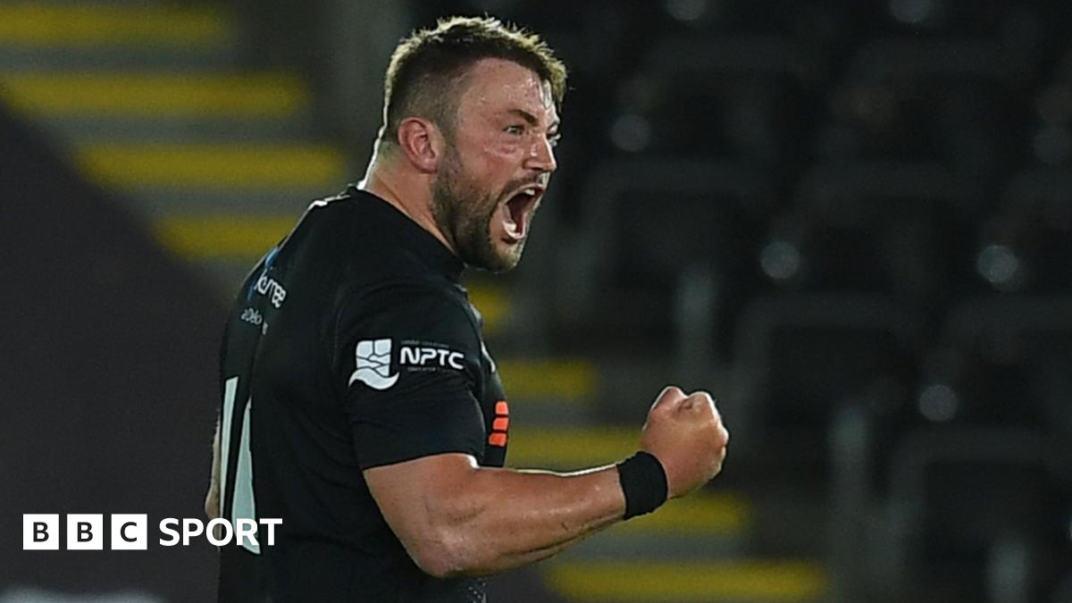 Sam Parry: Wales hooker signs new deal to stay at Osprey - BBC Sport