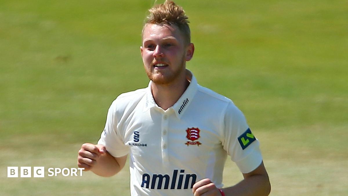 Jamie Porter: Bowler agrees new three-year Essex deal - BBC Sport