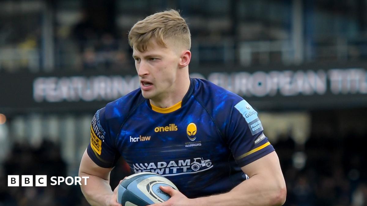 Alex Hearle: Worcester Warriors wing signs two-year deal - BBC Sport