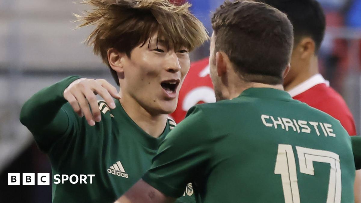 AZ Alkmaar 2-1 Celtic: Scottish side progress 3-2 on aggregate - BBC Sport