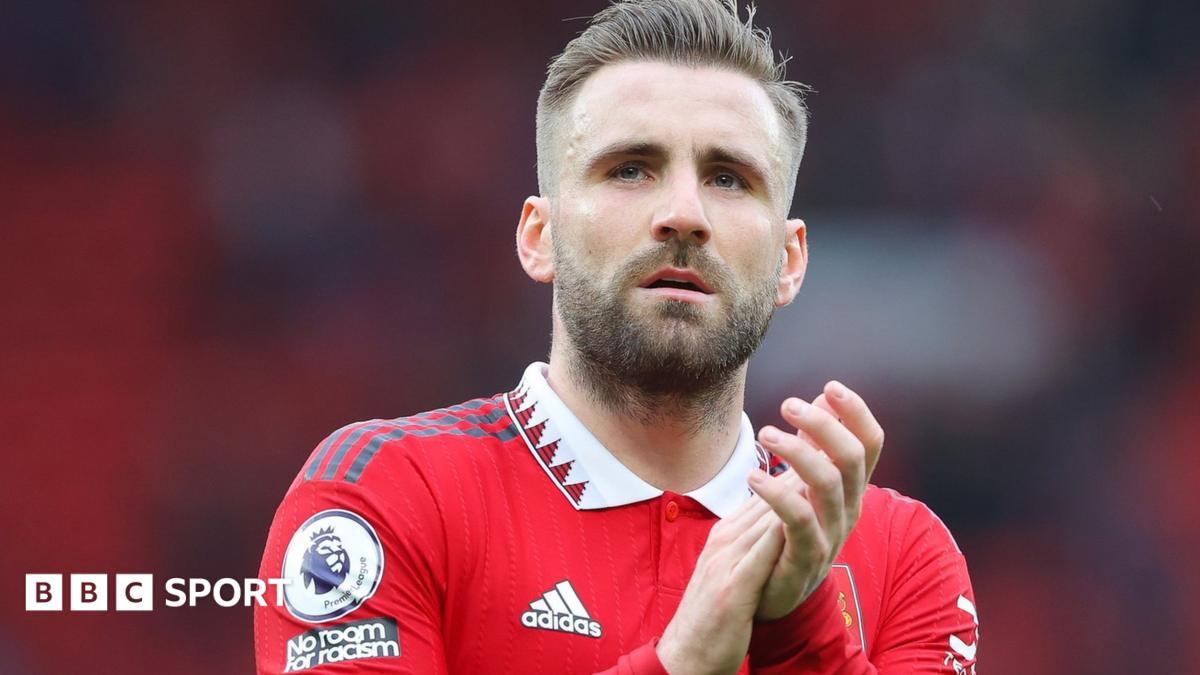 Luke Shaw: Manchester United defender signs new four-year deal - BBC Sport