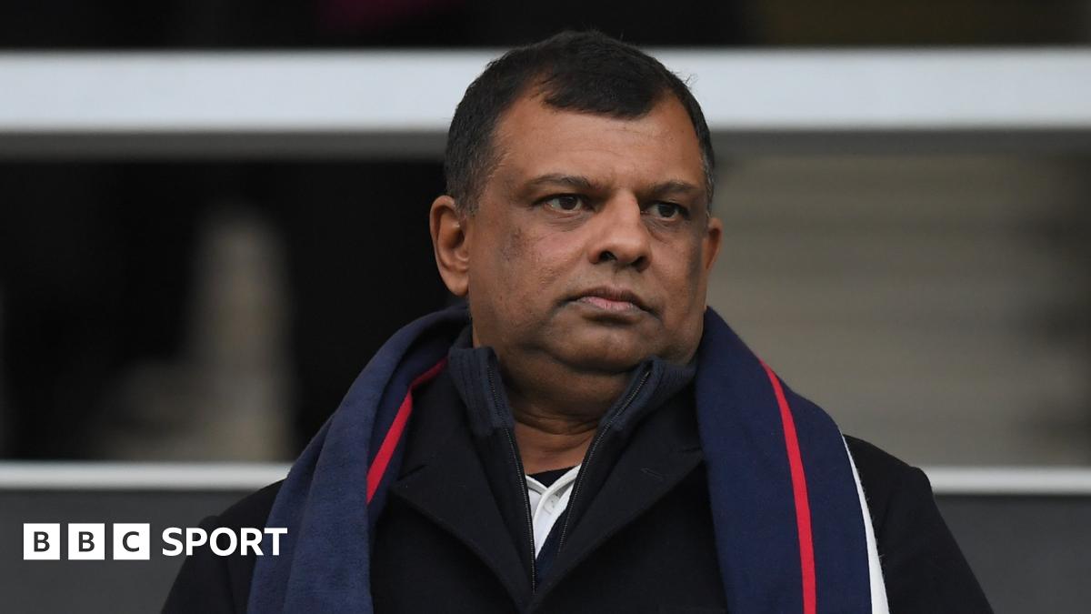 Tony Fernandes: QPR co-owner leaves club and sells all shares - BBC Sport